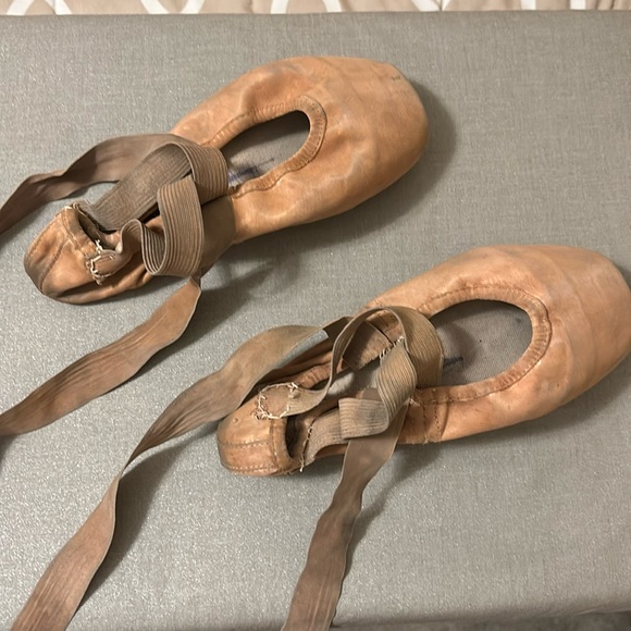 Gaynor Minden | Shoes | Used Pointe Shoes From A Professional Ballet ...
